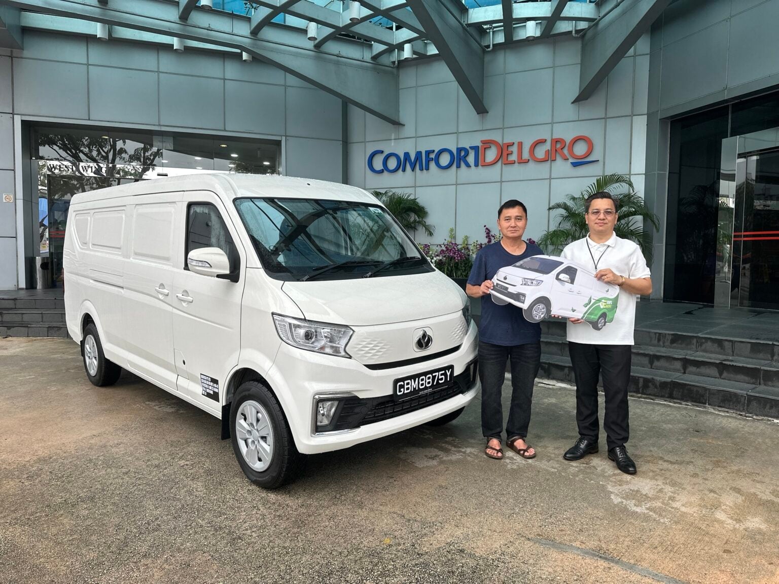 Handover of KYC Electric Van to Boxfresh – ComfortDelGro Engineering