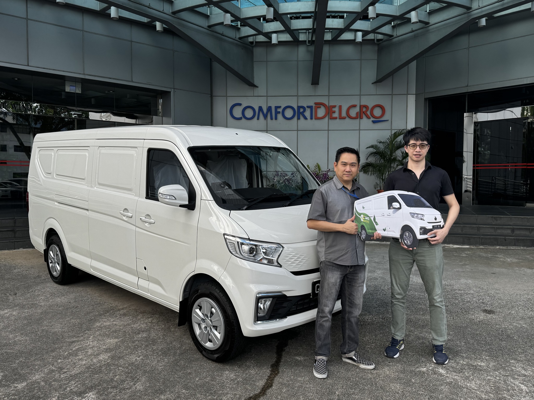 Handover of KYC Electric Van to Homefix – ComfortDelGro Engineering